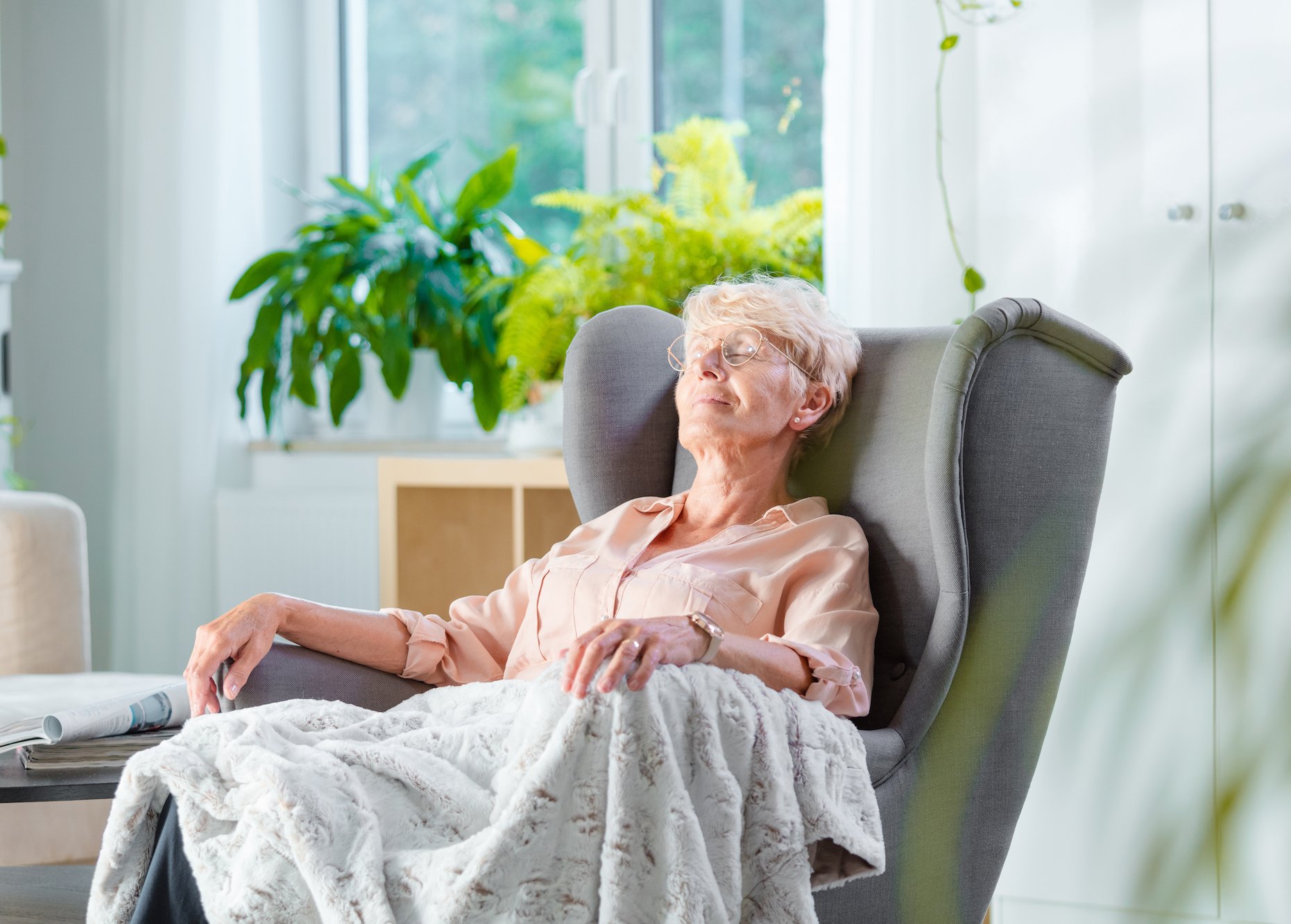 What to Expect When Someone You Love Enters Hospice Care | AgeRight Blog